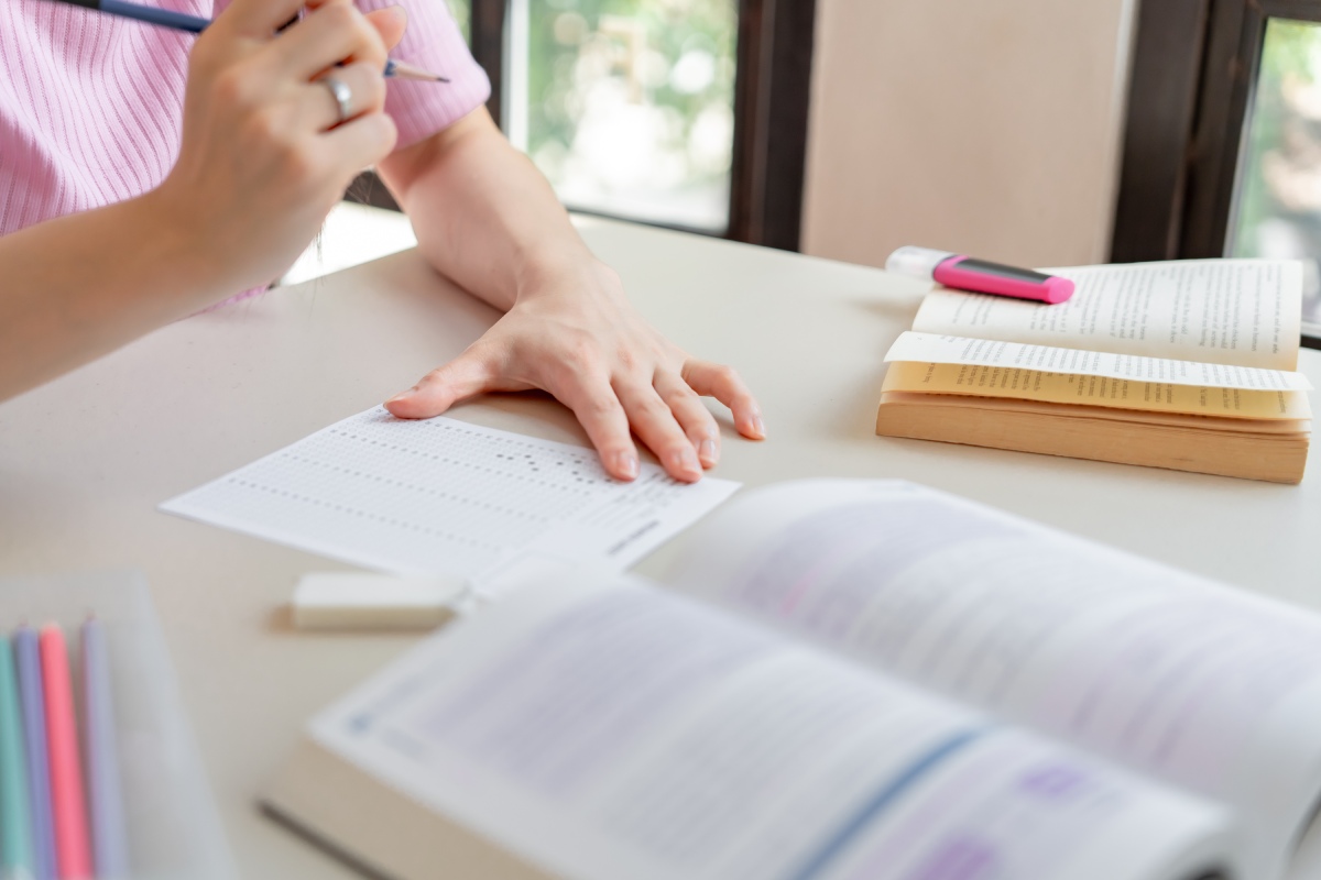 Aprenda a dominar as matérias básicas de concursos públicos - O Amarelinho